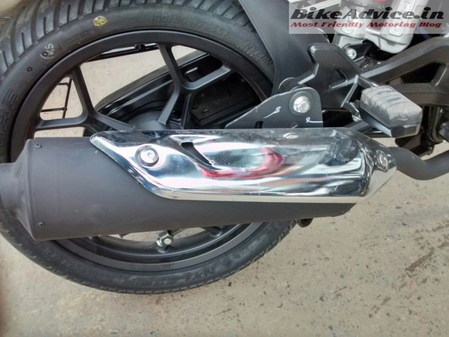 First Ride Review of New Bajaj Discover 150S With Pic Gallery