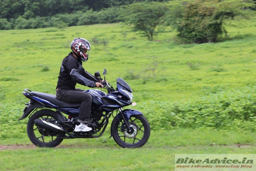 Bajaj Discover 150F & 150S Road Test Review: Pics, Engine & Details