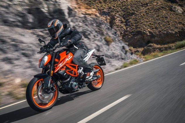 EICMA 2016: KTM Duke 390 update unveiled; Corner Rocket