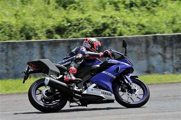 New 2017 Yamaha R15 V3 Pics Gallery