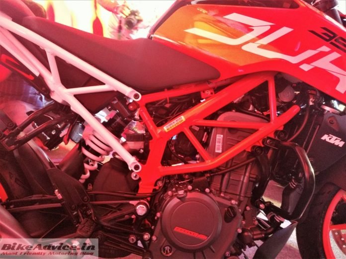 Preview: 2017 Duke 390 Pics, Features & Differences