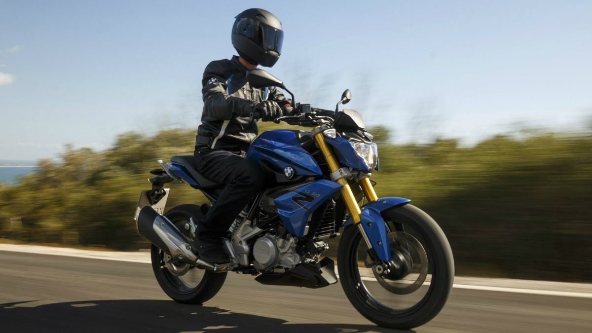 Launched: BMW G310 R Price is Rs 2.99 Lakhs: Specs, Pics & Details