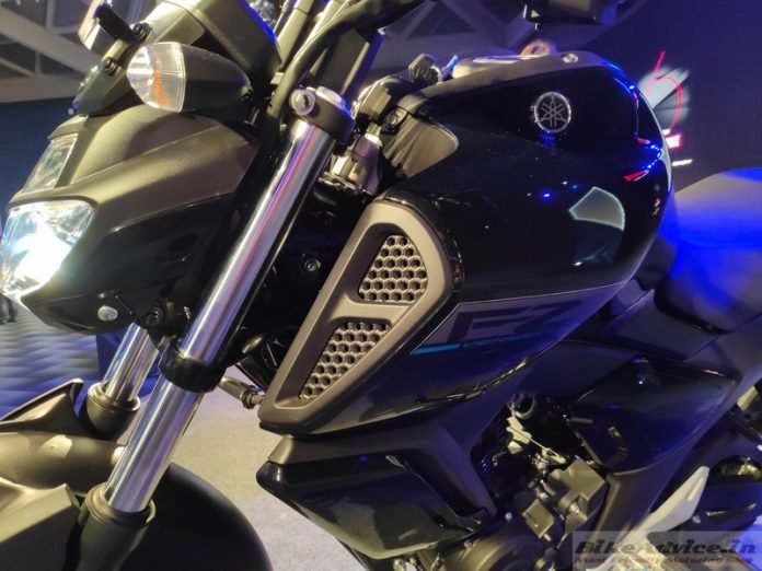 PREVIEW - 2019 Yamaha FZ v3 Pics Gallery [Images & Details]
