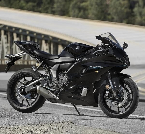 Check Out Yamaha R7 - in PICS