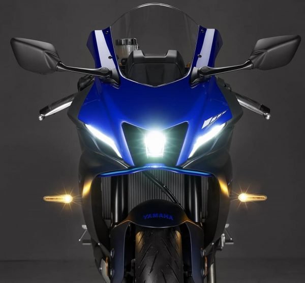 Check Out Yamaha R7 - in PICS