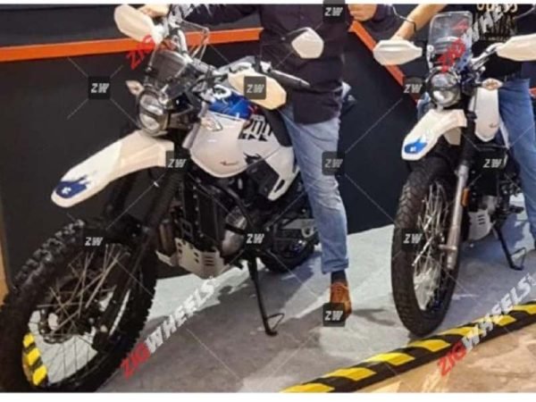 New Xpulse 200 4V Officially Teased; Spotted at Dealer Meet
