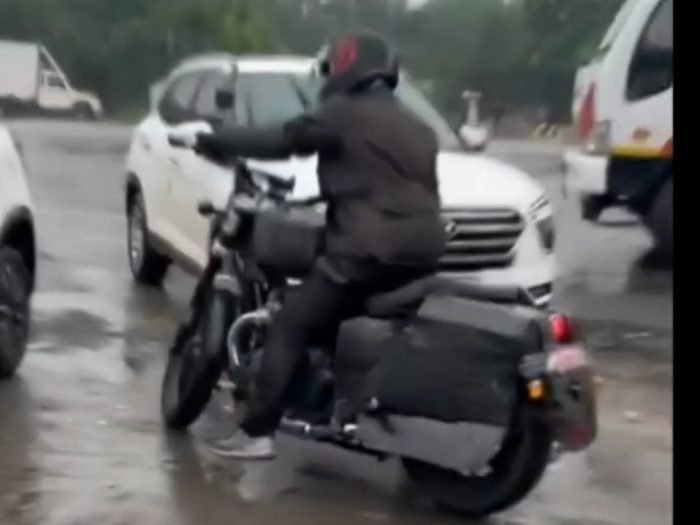 Upcoming Royal Enfield Super Meteor 650/Thunderbird 650 Clearly ...