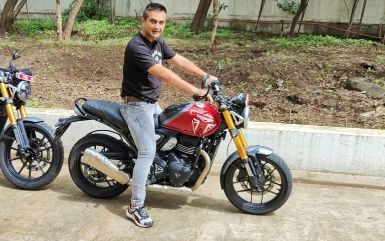 Triumph Speed 400 Seat Height Check [Quick Video]