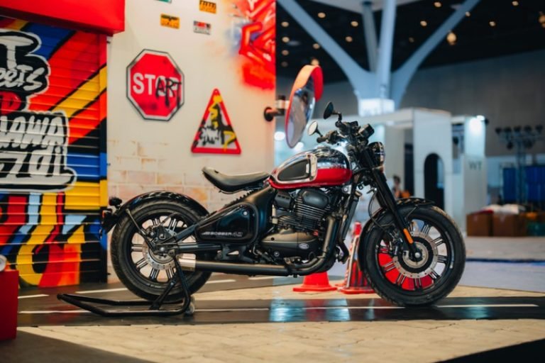 Top-of-The-Line Jawa 42 Bobber Red Sheen Launched at 2.29 Lac