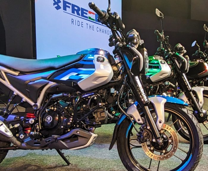 Bajaj FREEDOM CNG - 3 Variants & Their Differences [Video]