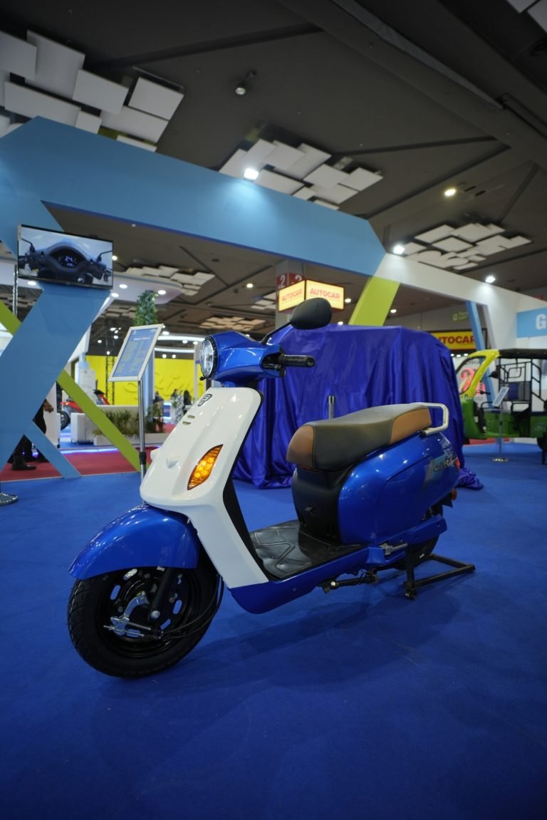 Eblu Feo Z, Eblu Feo DX Unveiled at Bharat Mobility Global Expo 2025