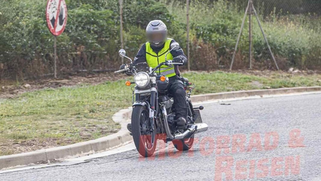 2026 Royal Enfield Super Meteor 650 Spied Testing - Report