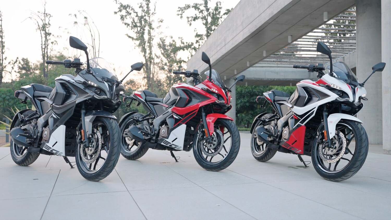 Top 10 Motorcycles in Mar 2026 – Splendor, Shine, Pulsar, Apache
